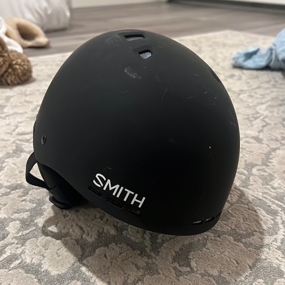 SMITH | Accessories | Smith Black Helmet See Dimensions For Sizing | Poshmark